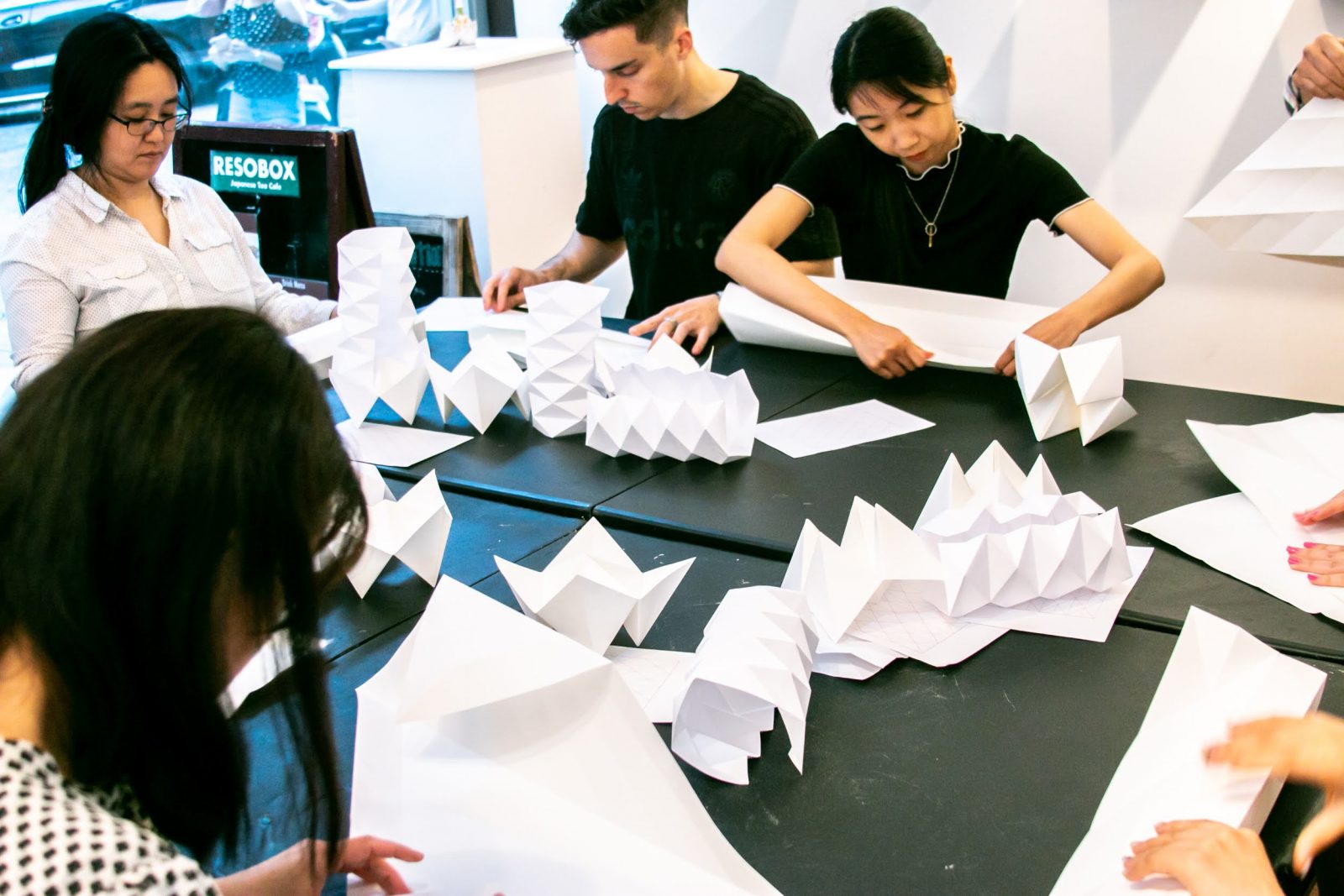 Origami Workshop 7 – Origami Corrugated Lamp | RESOBOX